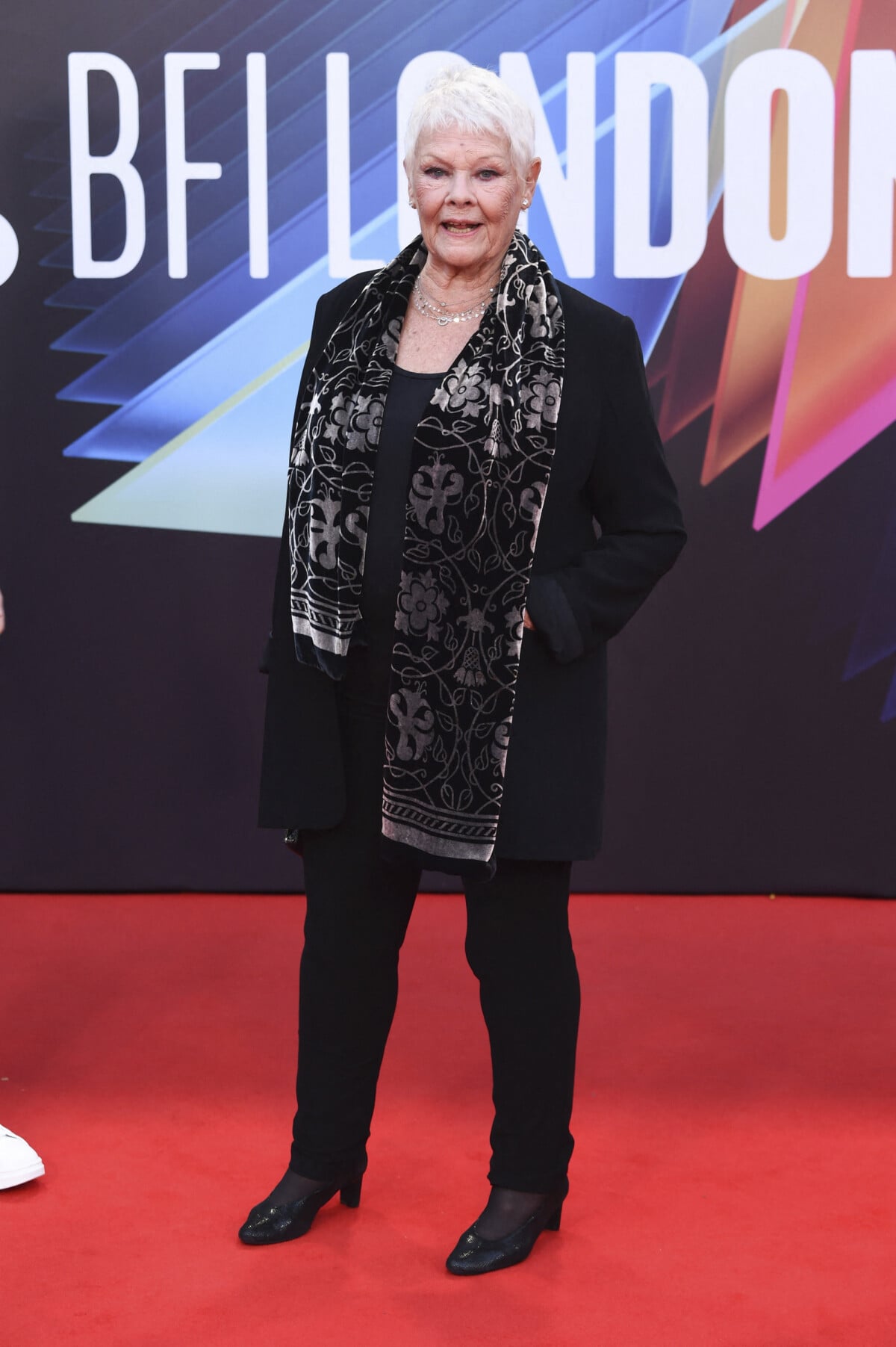 Photo : Judi Dench - People à la première du film "Belfast" lors du ...