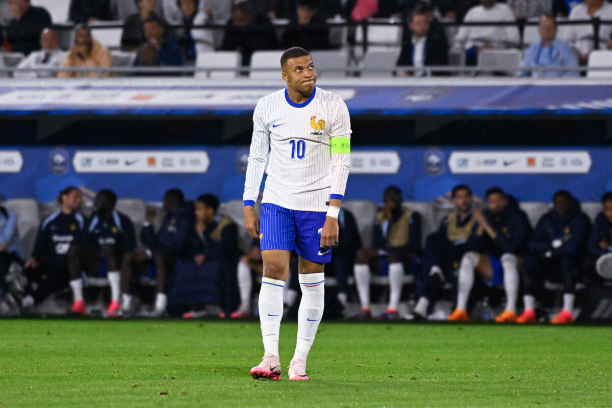 Photo : Kylian Mbappé face au Canada (Photo by federico pestellini ...