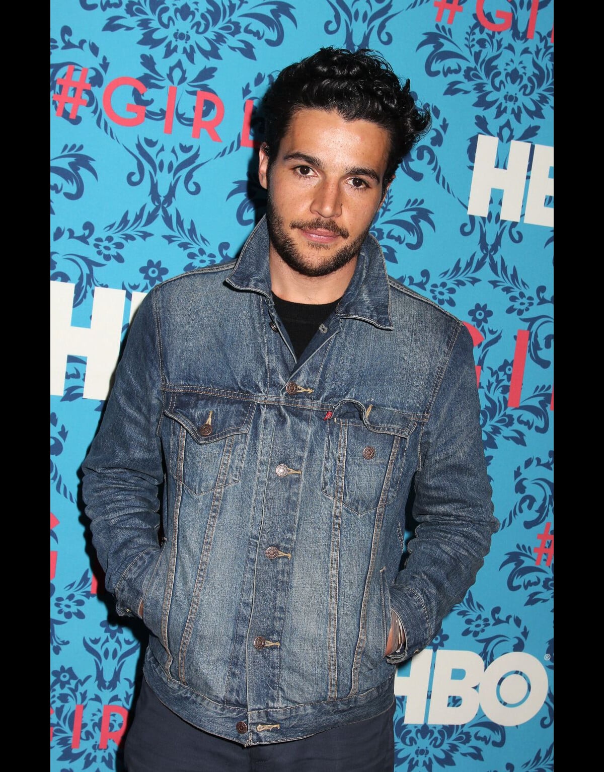 Photo : Christopher Abbott quitte Girls - PureBreak