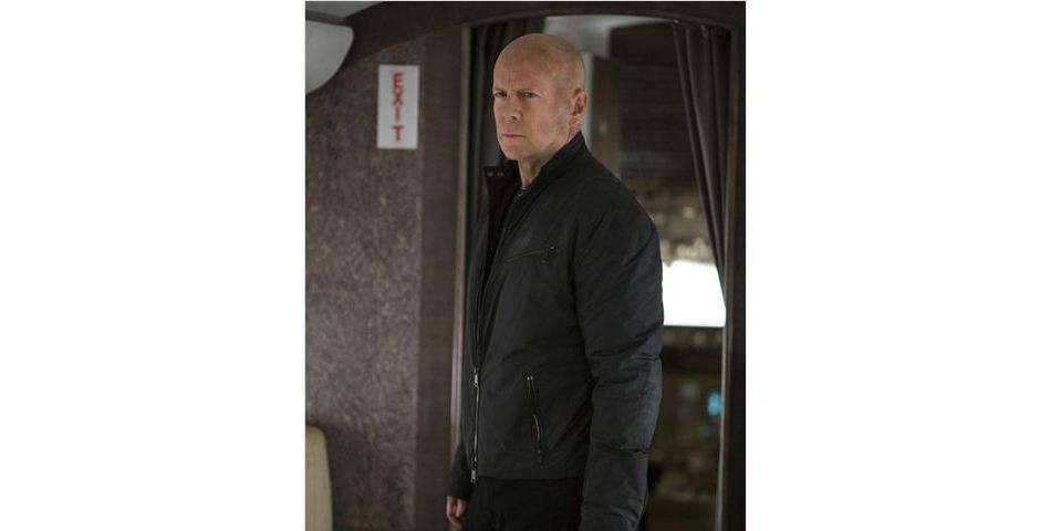 Red 2 : Bruce Willis sort les muscles encore une fois - Purebreak