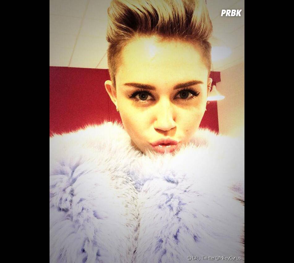 Miley Cyrus en interview dans le magazine Harper Bazaar's. - Purebreak