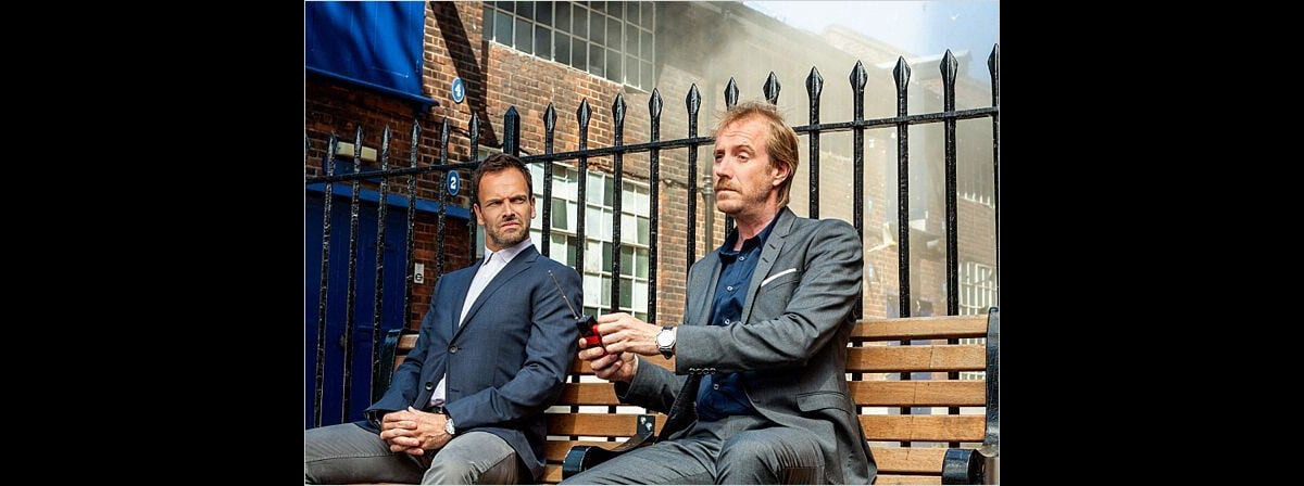 Photo : Elementary saison 2 : Mycroft est de retour - PureBreak