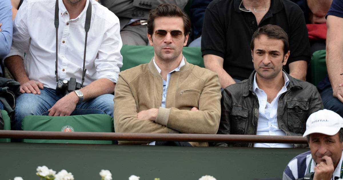 Grégory Fitoussi suit attentivement un match à Roland Garros, le 30 mai ...