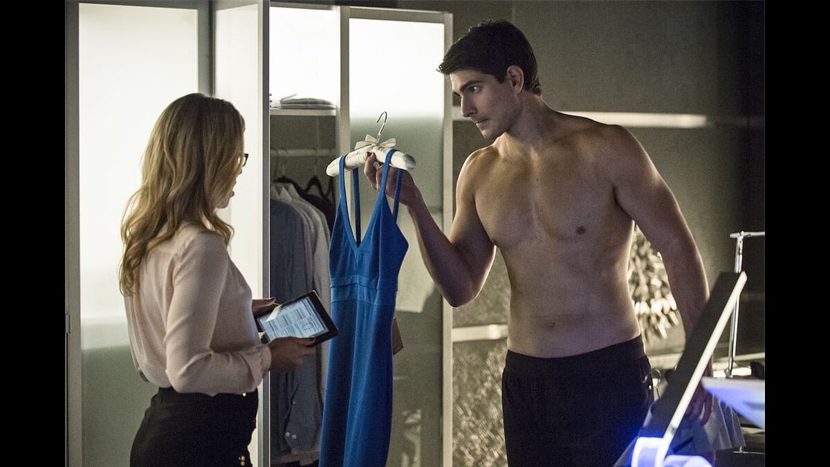 Photo : Arrow saison 3 : Brandon Routh aura le meilleur costume de la ...