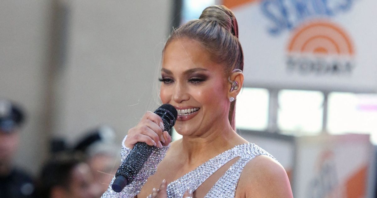 Découvrez le premier job de Jennifer Lopez avant de devenir célèbre ...