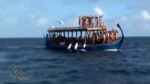 Miss France 2011 ... 1ere photo de groupe aux Maldives ... la vidéo ...