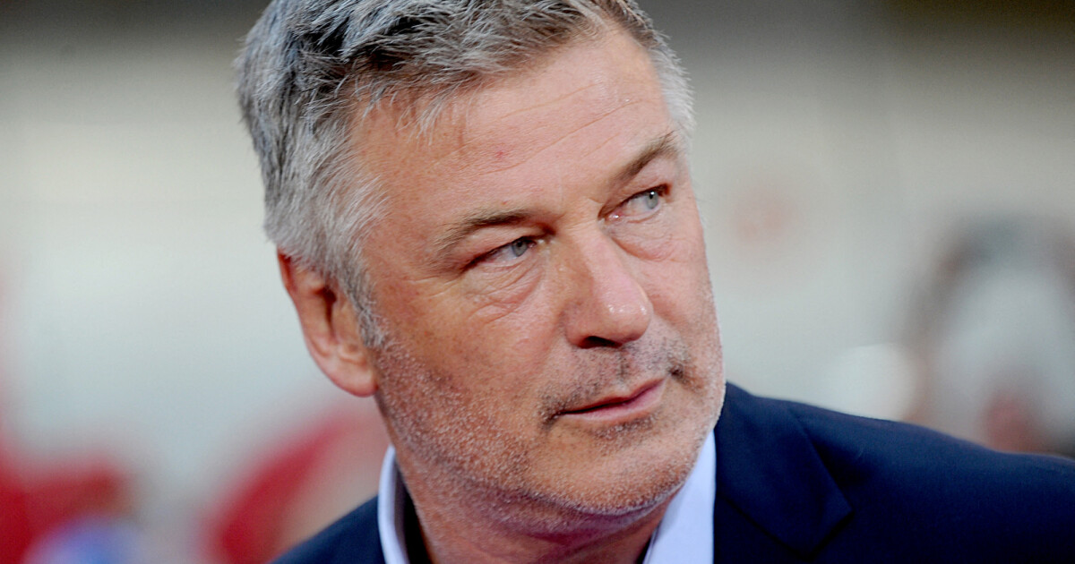 Mort d'Halyna Hutchins, tuée par Alec Baldwin : le réalisateur dévoile ...