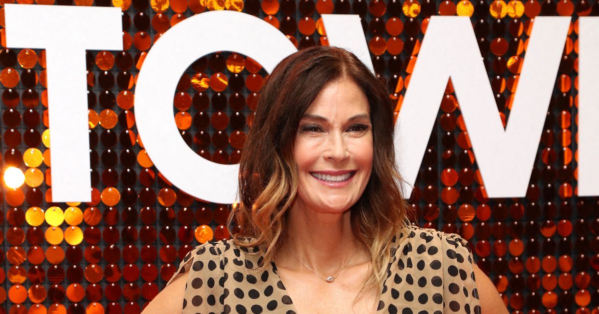 Teri Hatcher est-elle la coccinelle dans Mask Singer ? - Purebreak