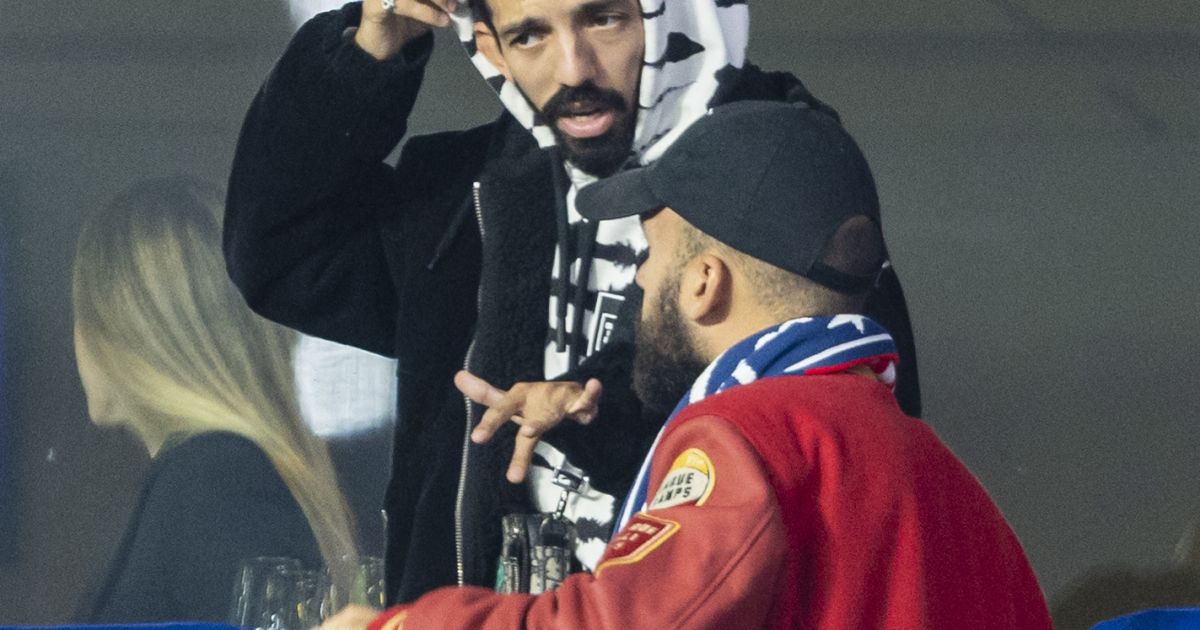 Bigflo et Oli - People dans les tribunes lors du match de la 5ème et ...