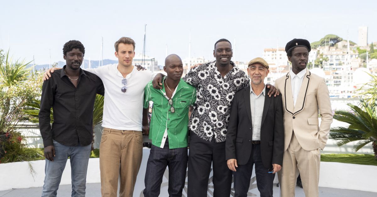 Alassane Sy, Jonas Bloquet, Alassane Diong, Omar Sy, le réalisateur Mathieu Vadepied et Bamar ...