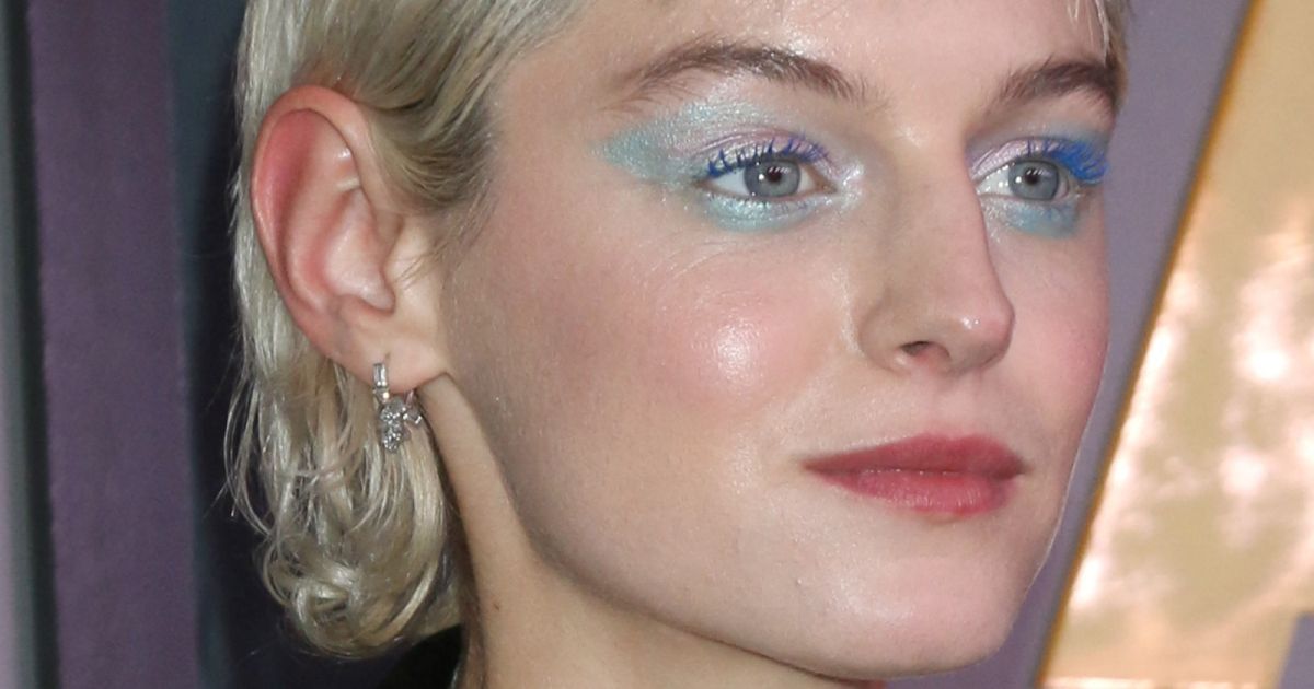 Emma Corrin au photocall des 13th Governors Awards à Century City, le ...