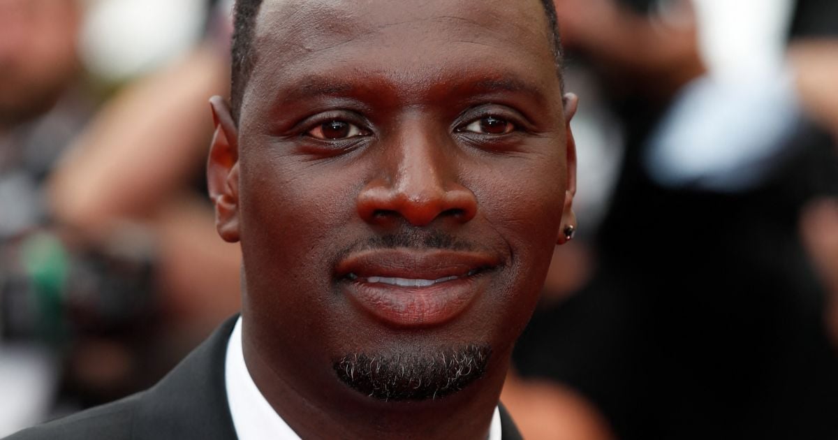 Omar Sy - Montée des marches du film « Top Gun : Maverick » lors du ...