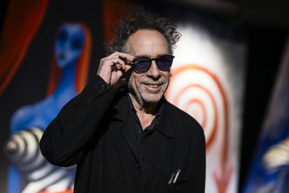 Photo : Tim Burton The American filmmaker Tim Burton smiles as he ...