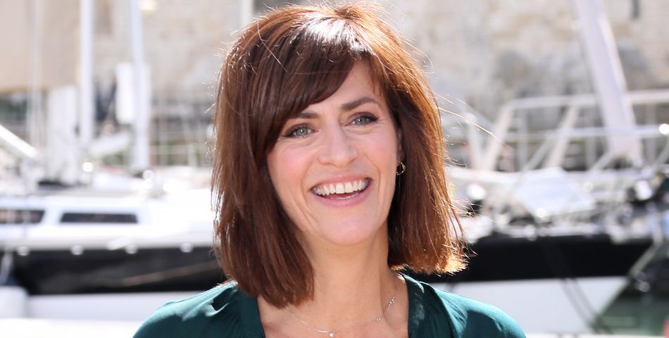 Anne Caillon - Photocall de la série Demain nous appartient lors de la ...