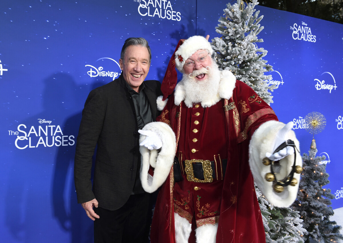 Photo : Tim Allen et Santa Clause à la première du film "The Santa ...