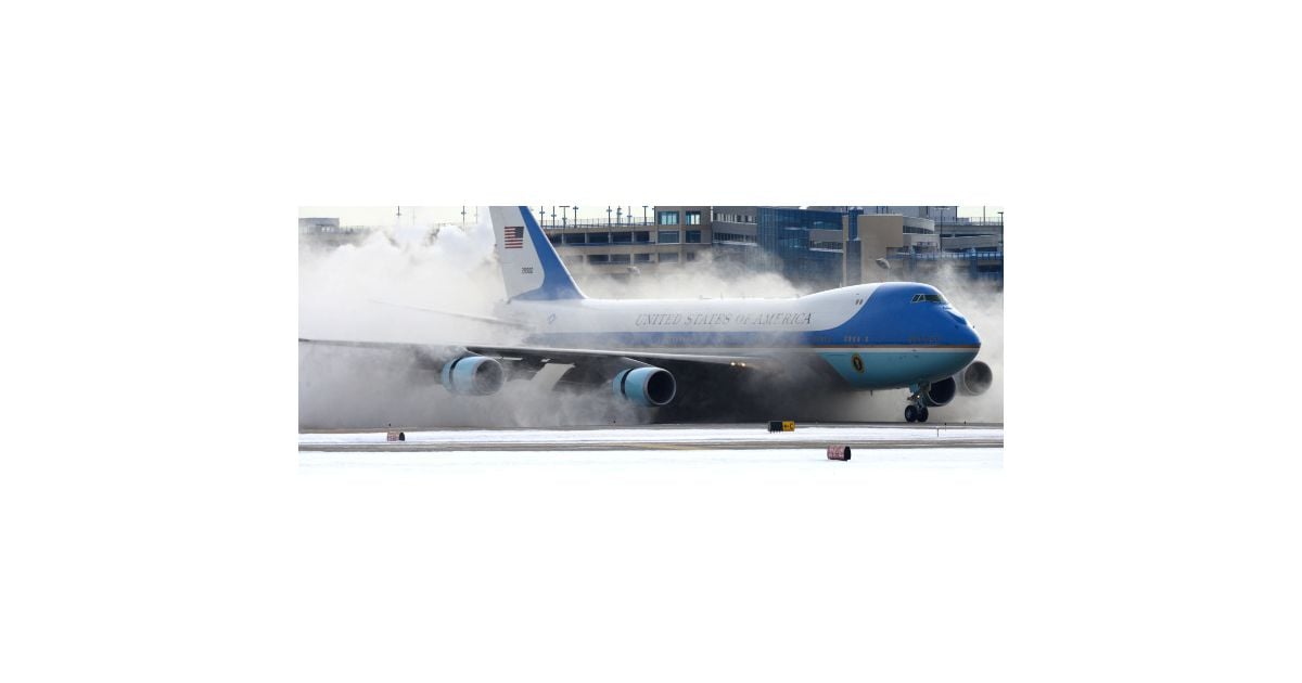 Cet avion est couvert de gaz - Purebreak