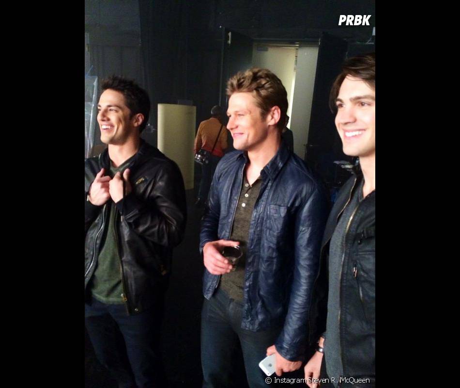 Michael Trevino Zach Roerig Et Steven R Mcqueen Lors Dune Séance Photo Pour La Saison 6 De