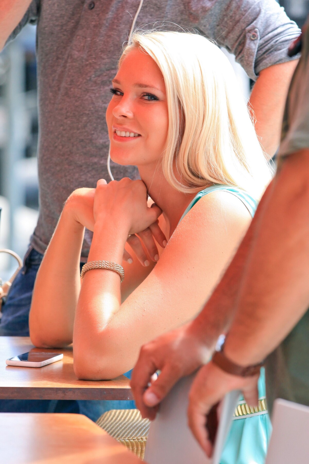 Photo Louise Buffet à Los Angeles Pour Hollywood Girls 4 Le 11 Août