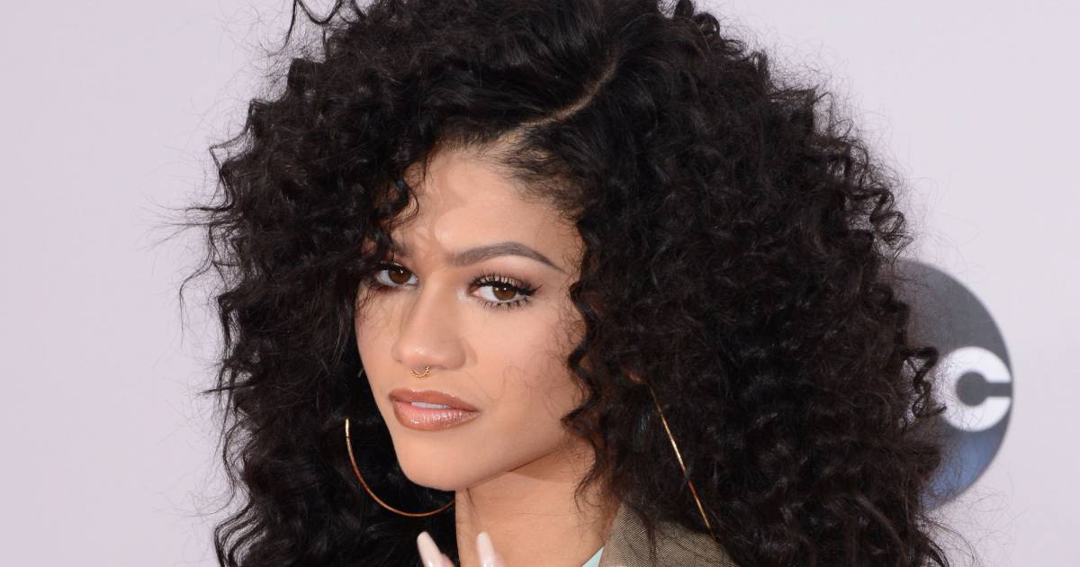 Zendaya aux American Music Awards 2014 le 23 novembre 2014 - Purebreak