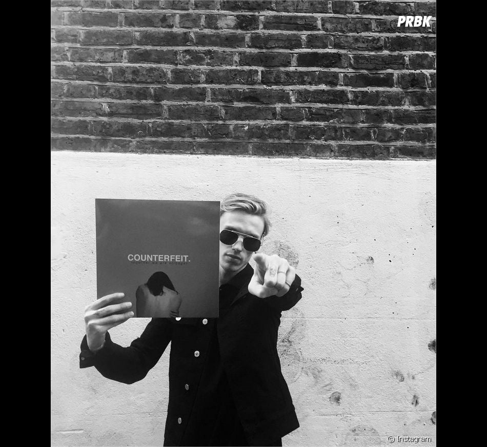 Jamie Campbell Bower de retour dans la musique avec le groupe ...