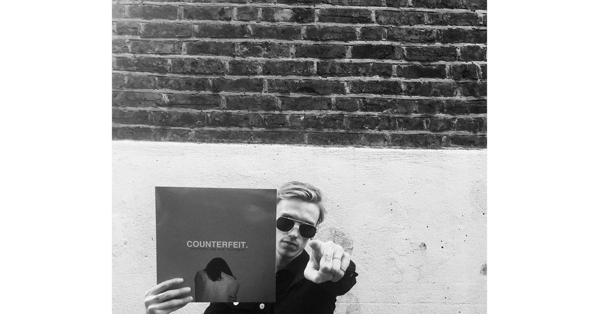 Jamie Campbell Bower de retour dans la musique avec le groupe ...