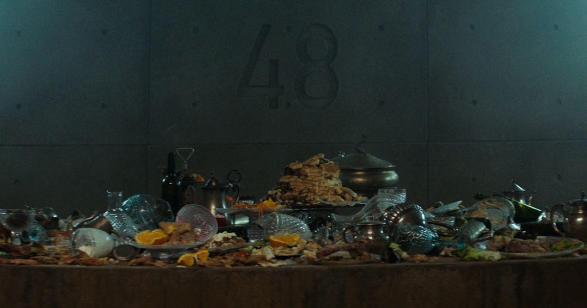 La plateforme : le réalisateur explique le film et le message qu'il a ...