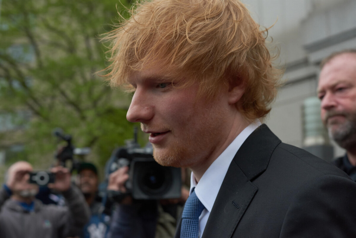 Photo : Ed Sheeran à la sortie du tribunal à New York. Ed Sheeran est ...