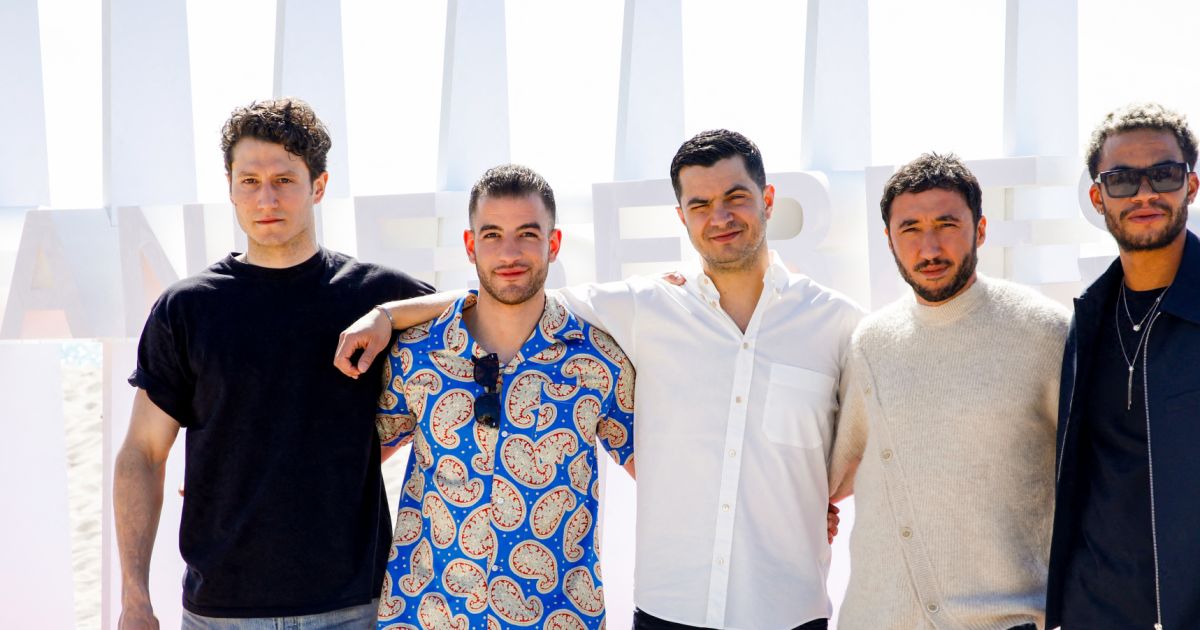 Waël Sersoub, Rbah Nait Oufella, Jérémie Guez, Sofian Khammes et Théo Christine au photocall de ...