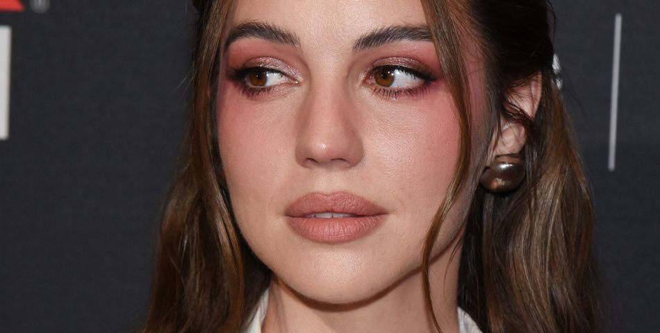 Adelaide Kane. - Photocall de la série Grey's Anatomy lors du PaleyFest ...