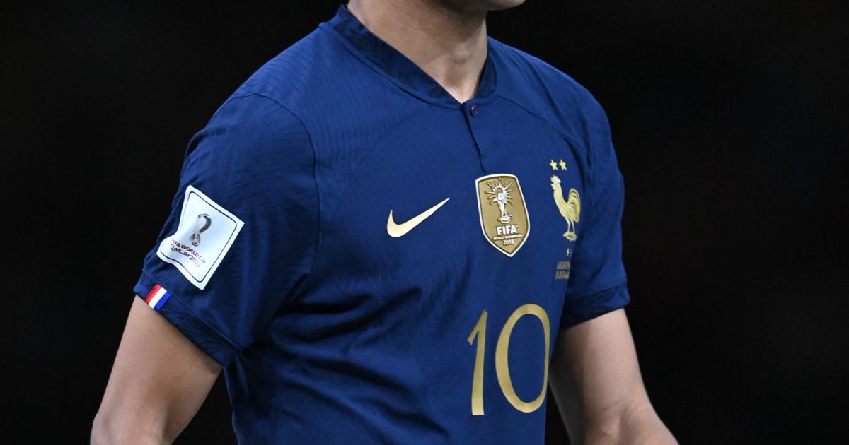 Trophee du meilleur buteur Kylian Mbappe lors de la finale « Argentine - France » de la Coupe du ...