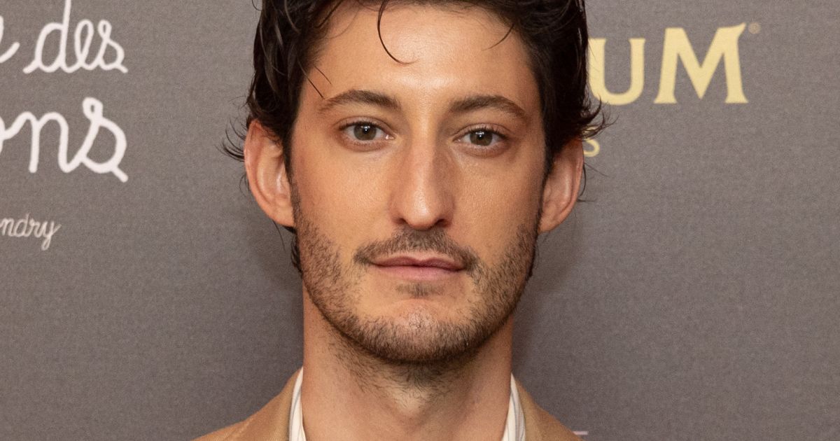 Pierre Niney - Soirée sur la plage Magnum lors du 76ème Festival ...