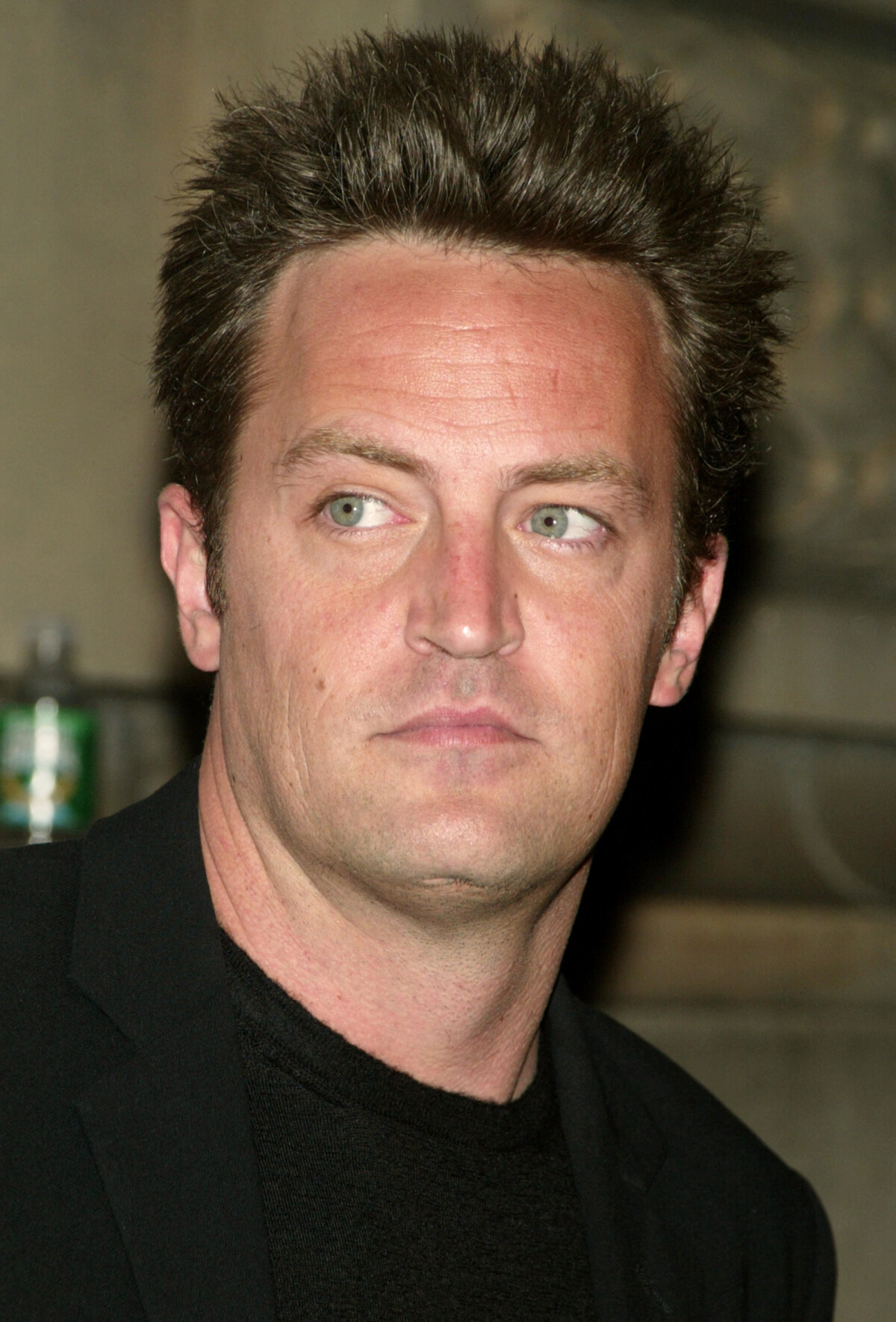 Photo : File photos - NEW YORK, NY- MAY 16: Matthew Perry arrives to EW ...