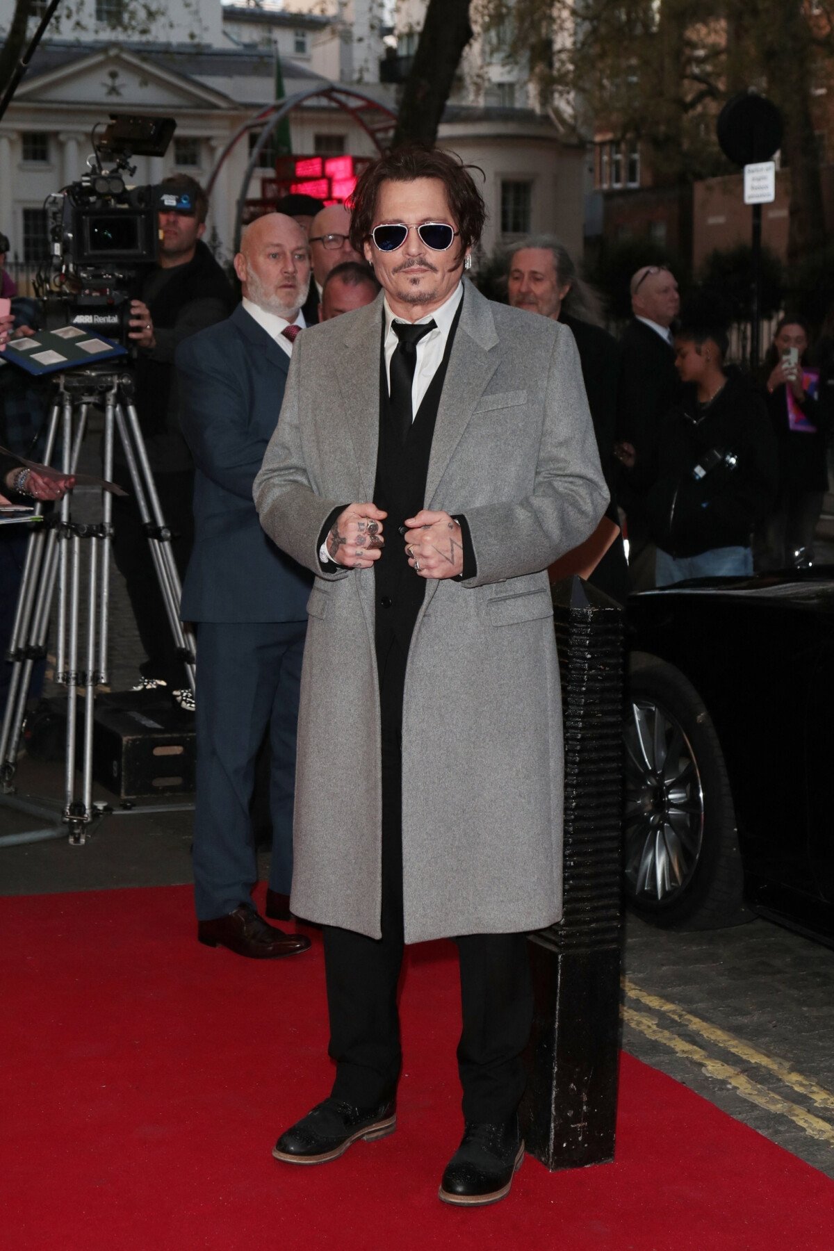 Photo : Johnny Depp à l'avant-première de Jeanne du Barry à Londres ...