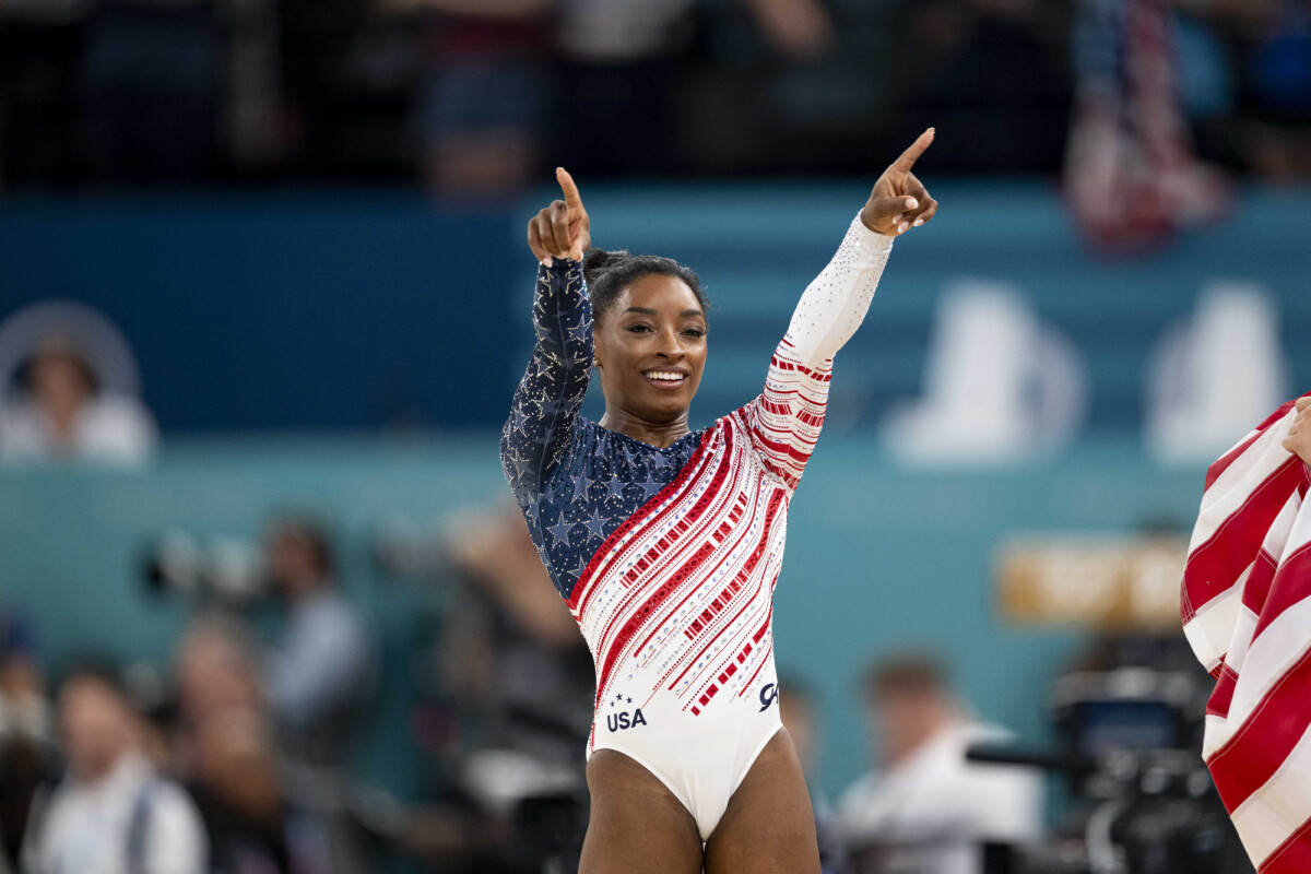 Photo : La triple médaillée d'or à Paris Simone Biles - Célébrités ...