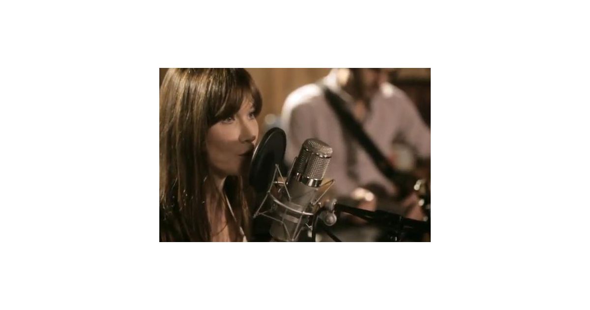 Carla Bruni : Mon Raymond, le clip 100% love pour Nicolas Sarkozy ...