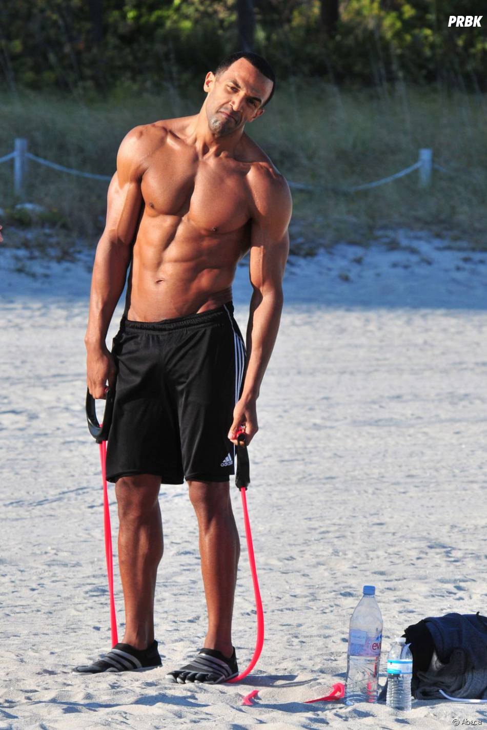Craig David s'occupe de ses muscles en janvier 2012 à Miami - Purebreak