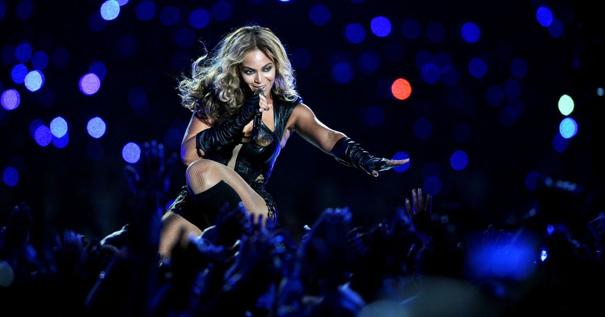 Beyoncé pendant le Super Bowl 2013 - Purebreak