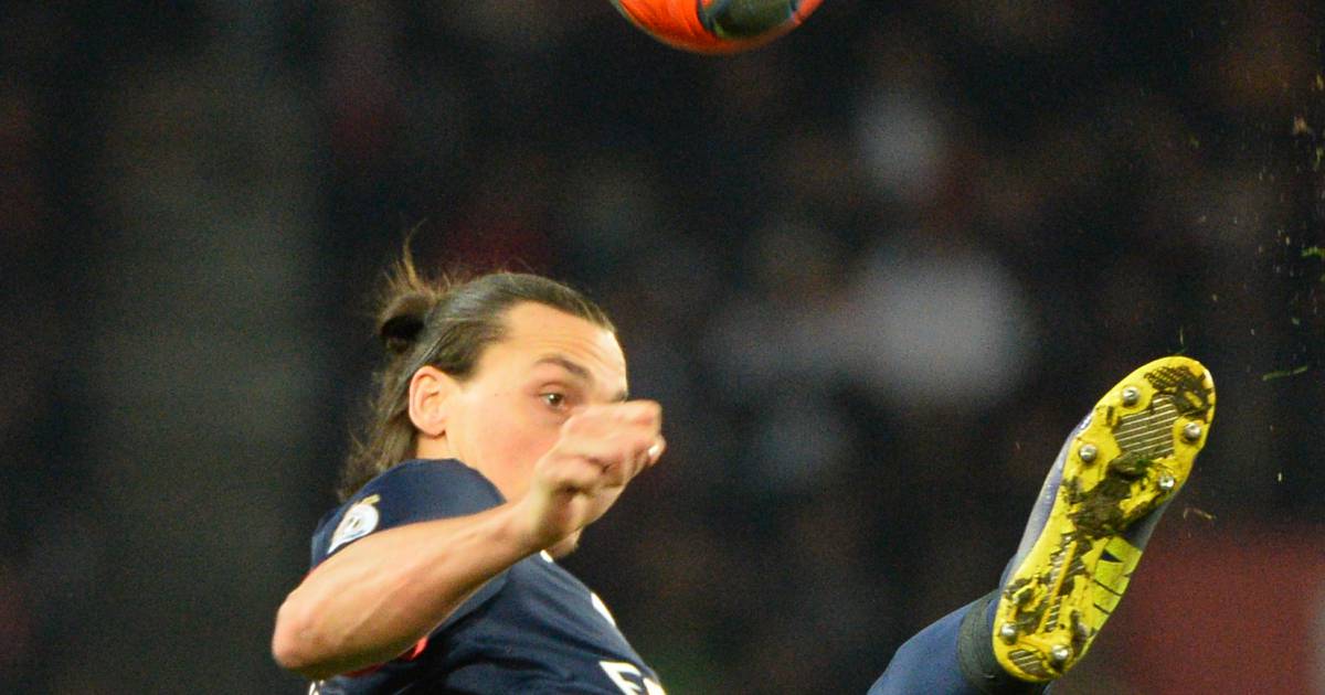 Zlatan Ibrahimovic tente un geste acrobatique face à l'OM, le 2 mars ...