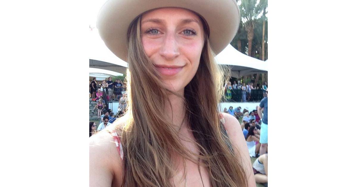 Molly Swenson, ici à Coachella 2014, dément être en couple avec Ian ...