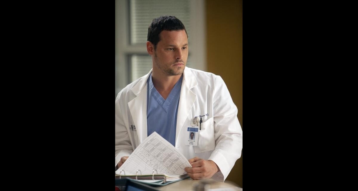Photo : Grey's Anatomy saison 11 : Alex de retour à l'hôpital ? - PureBreak