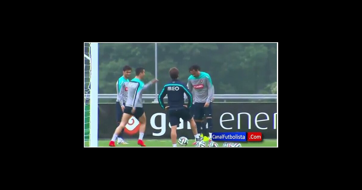 Cristiano Ronaldo danse la Samba... en plein entraînement - PureBreak