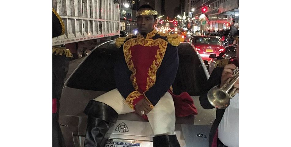 P. Diddy : pas de sourire mais un beau costume pour Halloween 2014 ...