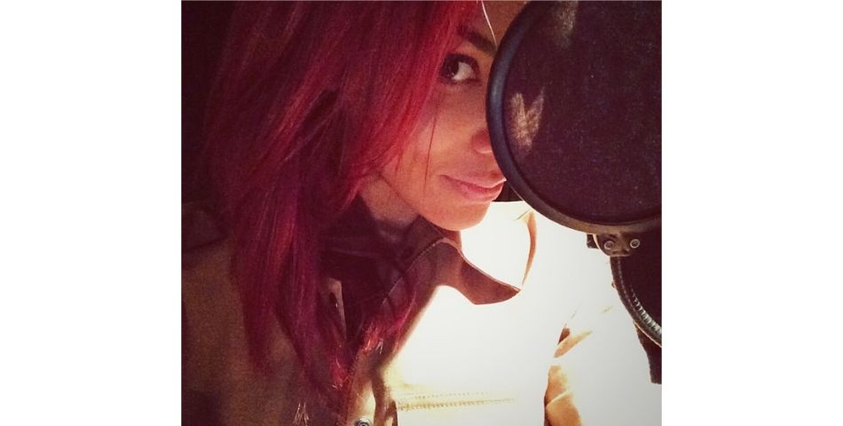 Shy'm en studio pendant l'enregistrement de son album Solitaire - Purebreak