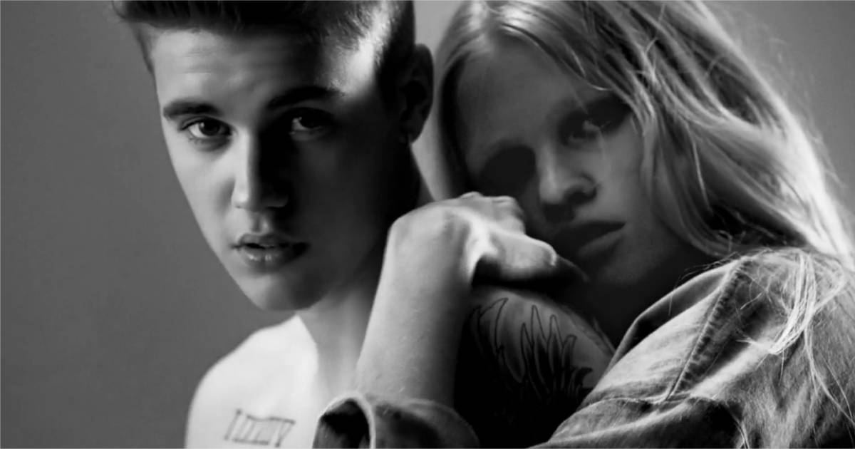 Justin Bieber et Lara Stone dans leur publicité pour Calvin Klein ...