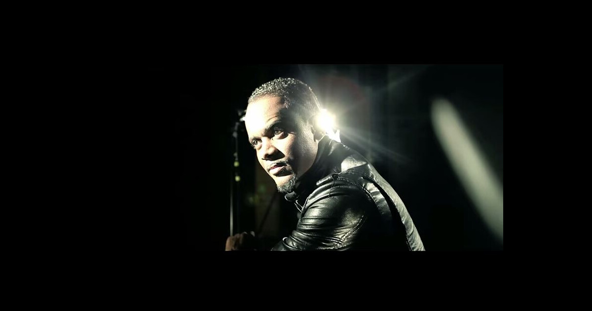 Black M "mannequin" : le rappeur pose pour le célèbre studio Harcourt ...