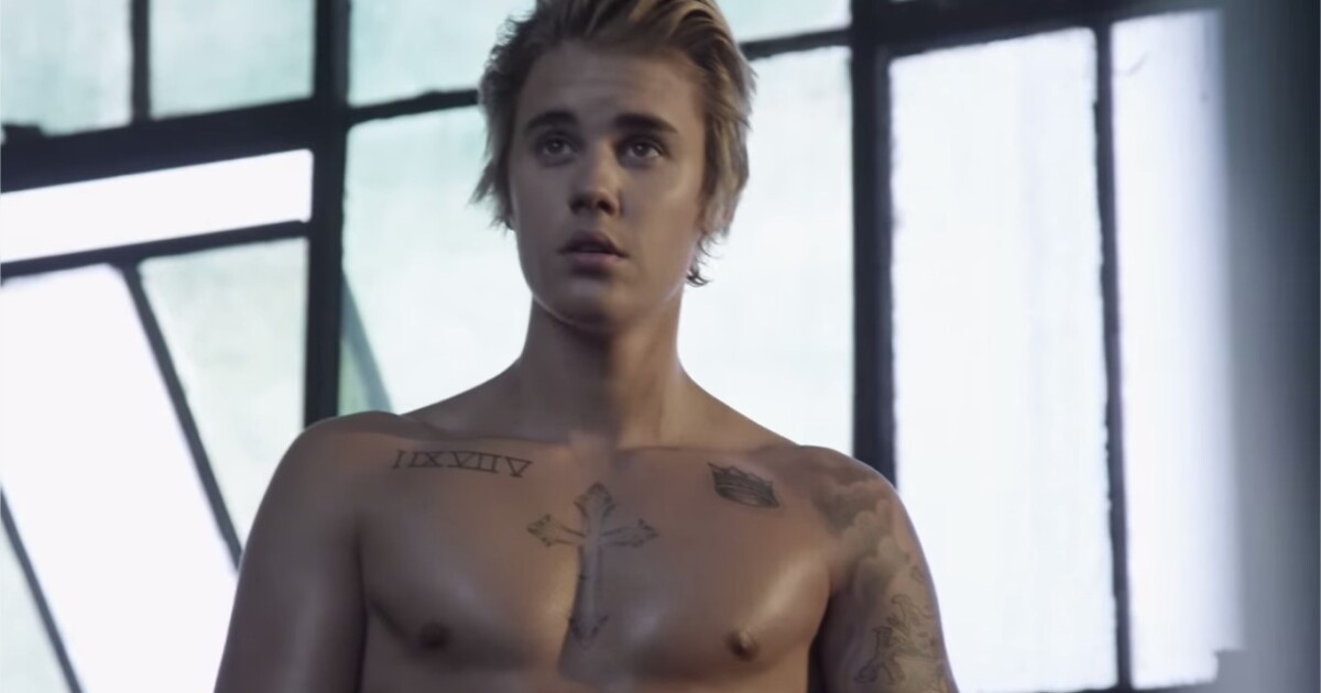 Justin Bieber Sexy Musclé Et Luisant Pour Le Magazine Cosmopolitan