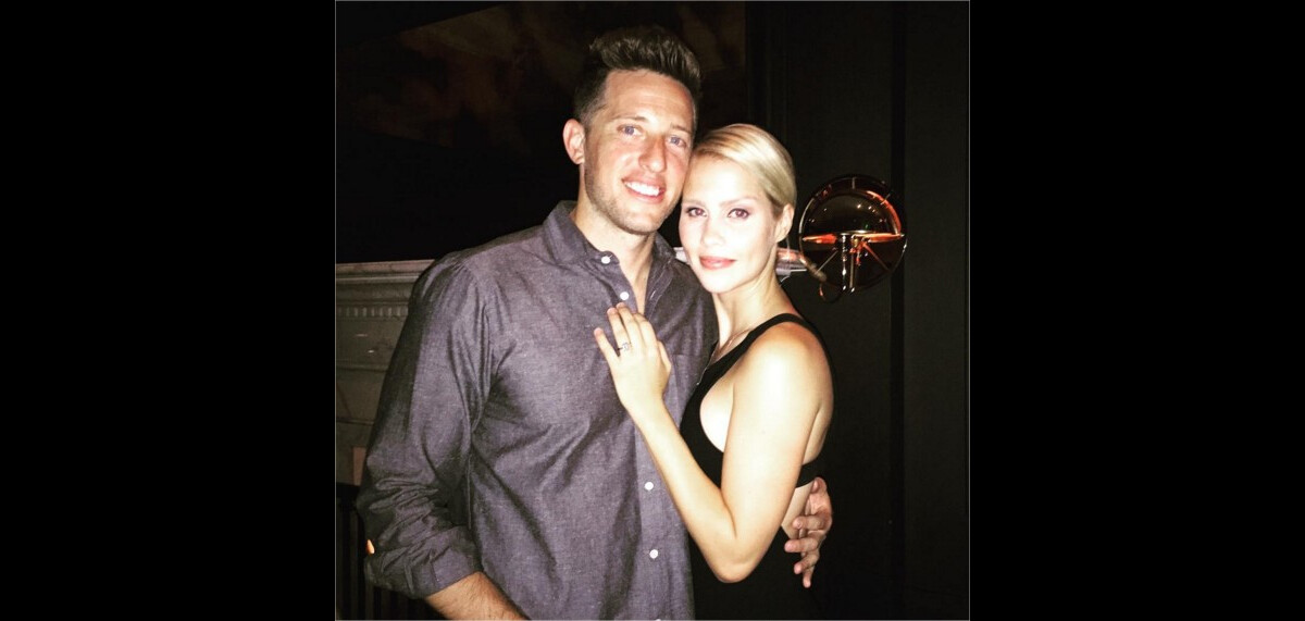 Photo : Claire Holt et Matt Kaplan lors de leurs fiançailles en juillet ...
