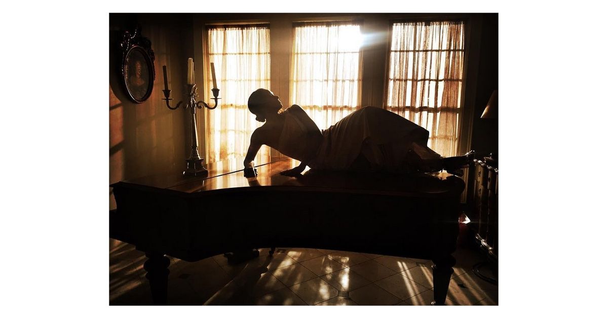 The Vampire Diaries saison 8 : Bonnie bientôt mariée ? La photo de Kat ...