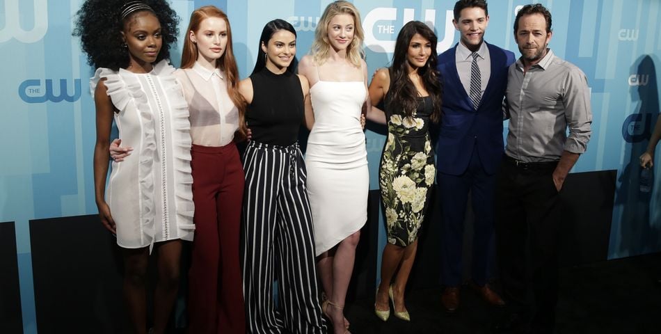 Riverdale saison 2 : le cast sur le red carpet du CW Upfront 2017 ce ...