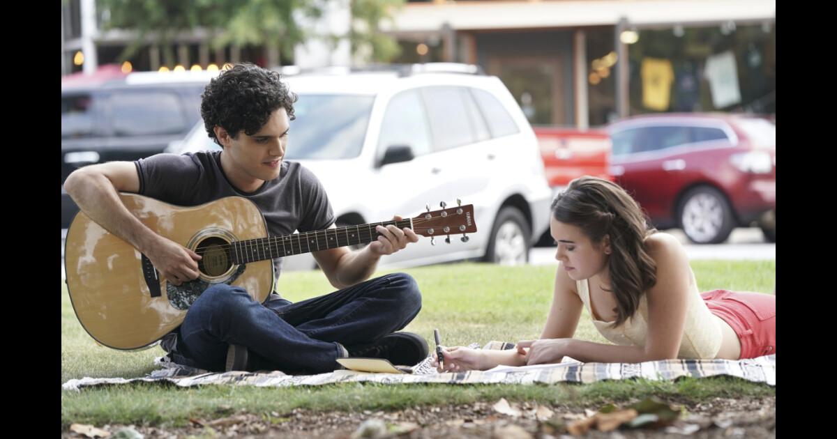 Legacies saison 2 : Josie et Landon se rapprochent sur les premières ...